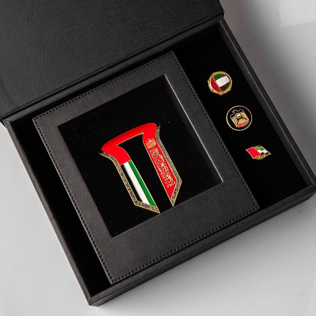 ROVATTI Gift Box UAE Metal Scarf Trophy - Online Gifts In Dubai ...